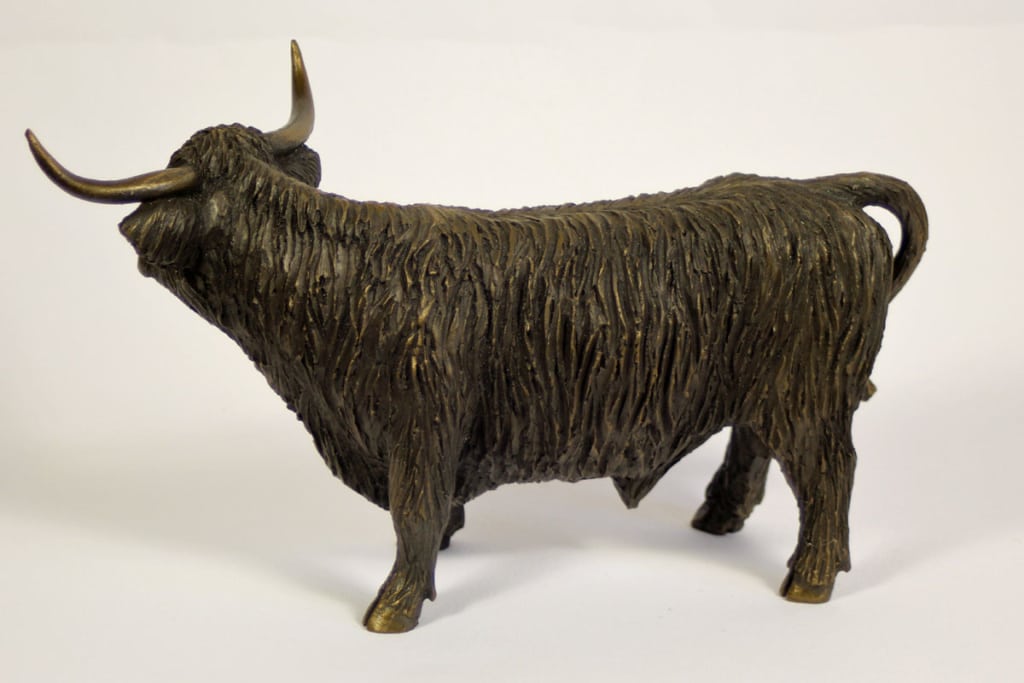 Highland Bull28 x 10 x 15cm – Pippa Hill Animal Sculpture