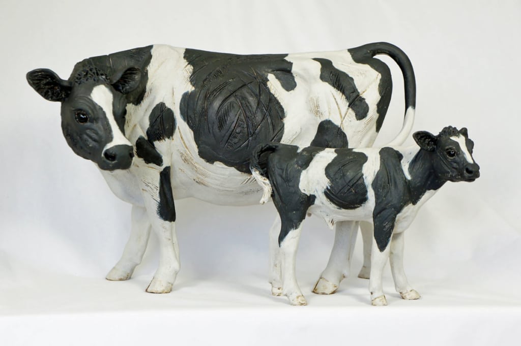 A Gallery of Cows – Pippa Hill Animal Sculpture