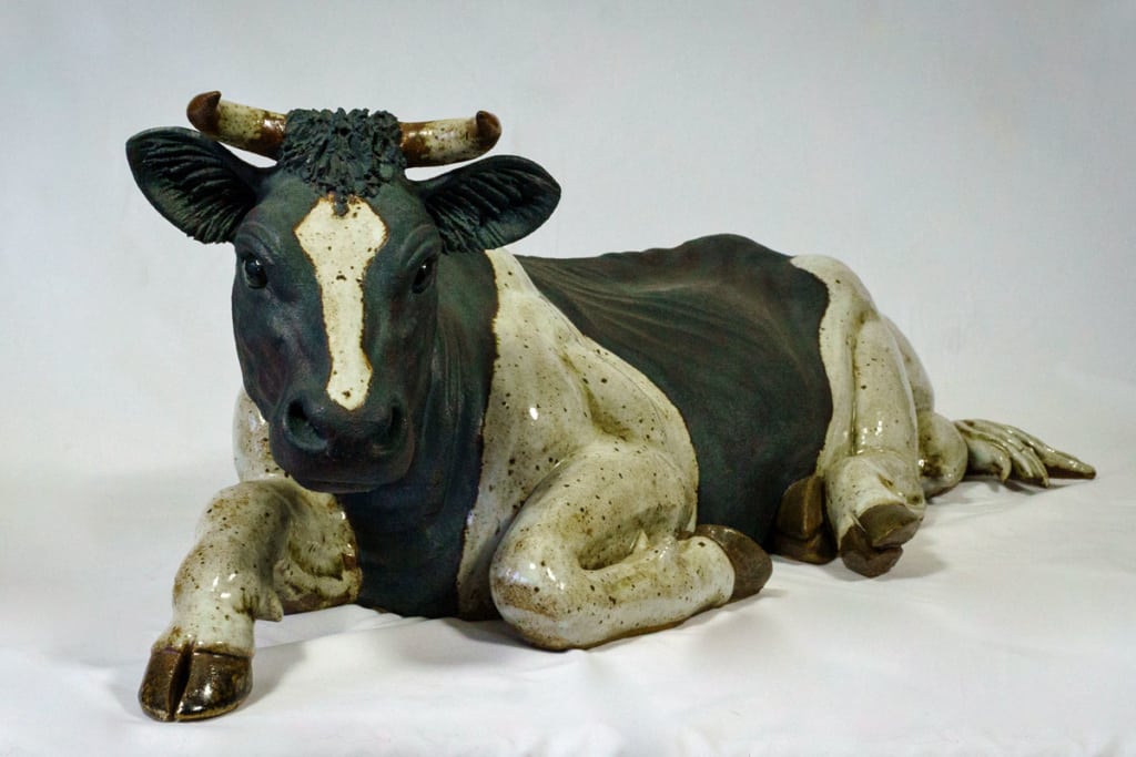 A Gallery of Cows – Pippa Hill Animal Sculpture